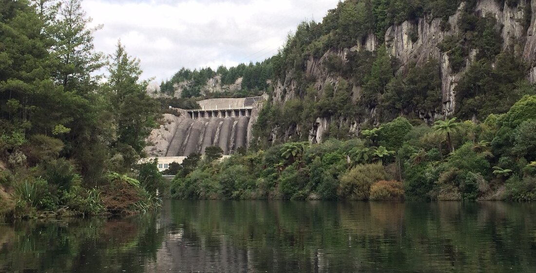 Lake Waipapa Trout Fishing | HYDRO EXPLORER TOUR